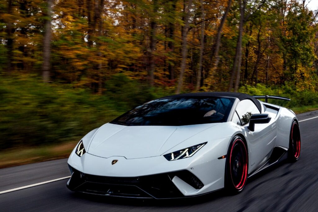 Lyxiga bilar i Uppsala – Experter på premiumbilar – Köp lyxig bil här